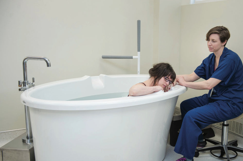 Fixed birth pools for hospitals | Birthpools – Birthpools B.V.